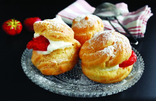 Strawberry & White Chocolate Choux Buns | Bury St Edmunds Directories